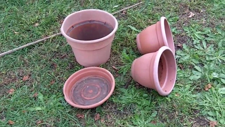 How to Protect Pots and Planters From Winter Damage - Laidback Gardener